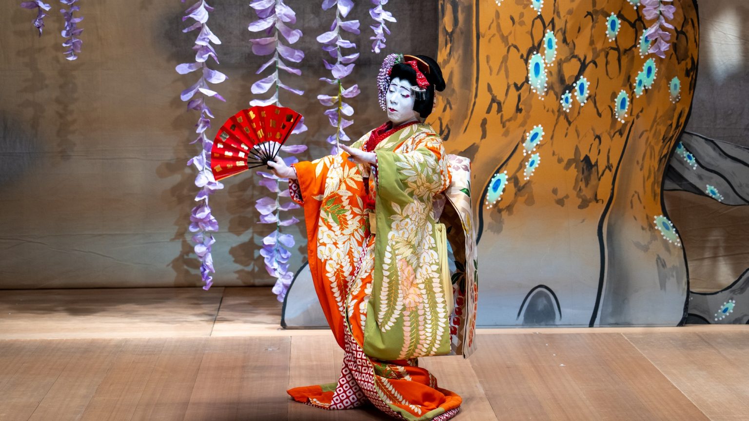Fuji musume / Shakkyô, Meet Kabuki, the art of onnagata, à La Maison de ...